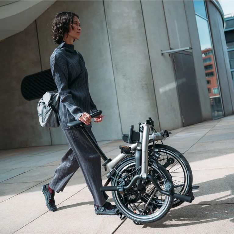 The all-new Electric T Line, Brompton's lightest-ever folding e-bike ...